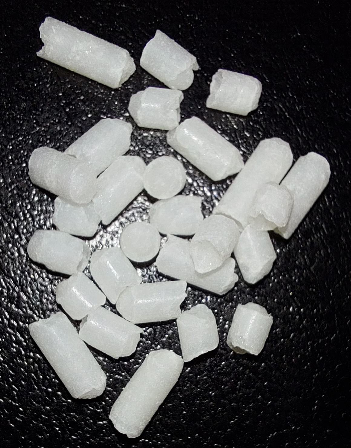 Ethylene-bis-stearamide (EBS) in a new form! - HERWE - Rohstoffe und ...